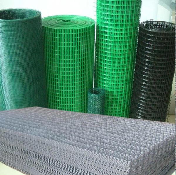 Quality 3-8mm Wire Gauge Galvanized Or PVC Coated Fence Mesh Panel Animal Fence for sale
