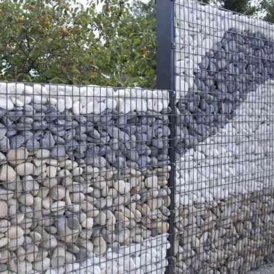 Cina Tensile Welded Fence Gabion Box Made of Alloy Steel Wire With Double Layer PVC Coating in vendita
