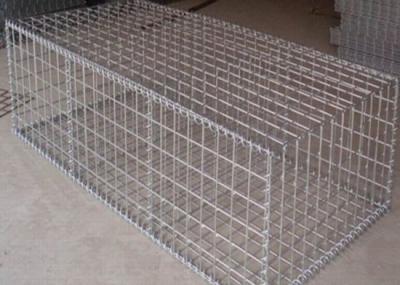 Cina Tensile Welded Fence Gabion Box Made of Alloy Steel Wire With Double Layer PVC Coating in vendita