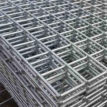 Cina Tensile Welded Fence Gabion Box Made of Alloy Steel Wire With Double Layer PVC Coating in vendita