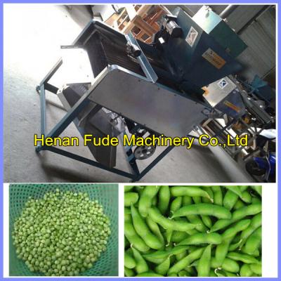 China automatic Green soy bean sheller, fresh soybean shelling machine for sale