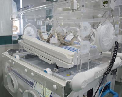 Cina Incubatore medico neonatale per neonati con quattro allarmi di autocontrollo 4000A/B in vendita
