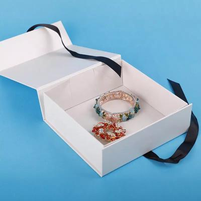China Colorful Jewelry Packaging Boxes with Silver Foil Logo Matt Lamination and Glossy Finish for Luxury Gift Packaging for sale