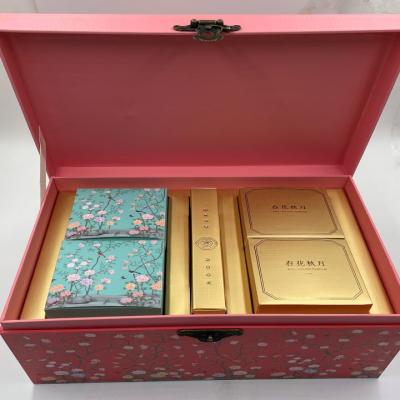 China Wholesale  Cardboard Customized Large Rectangle Mooncake Flat Pack Folding Magnetic Pink Gift Boxes With Handle for sale