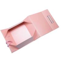 China Collapsible Paperboard Paper Packaging Foldable Gift Box With Magnets for sale