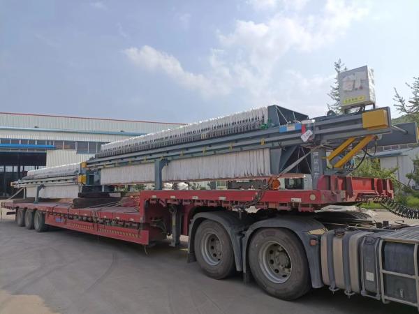 Smallscale Sludge Dewatering Round Clay Filter Press Machine , Plastic Wastewater Plate Frame Filter Press