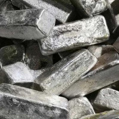 China Metal Magnesium Ingot High Thermal Conductivity Bright Silver For Mg-Ti Ferrite for sale