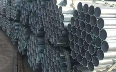 Cina La metropolitana d'acciaio saldata spessore di SS400 DN40 0.4mm ha galvanizzato il tubo d'acciaio DN50 in vendita