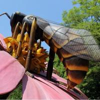 China Animatronic Life Size Bee Model , Simulation Insects Shape Customized for sale