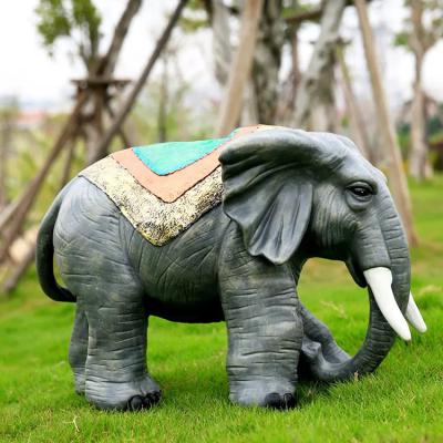 Cina Prodotti personalizzati in vetroresina da giardino Sculture di animali a grandezza naturale all'aperto in vendita