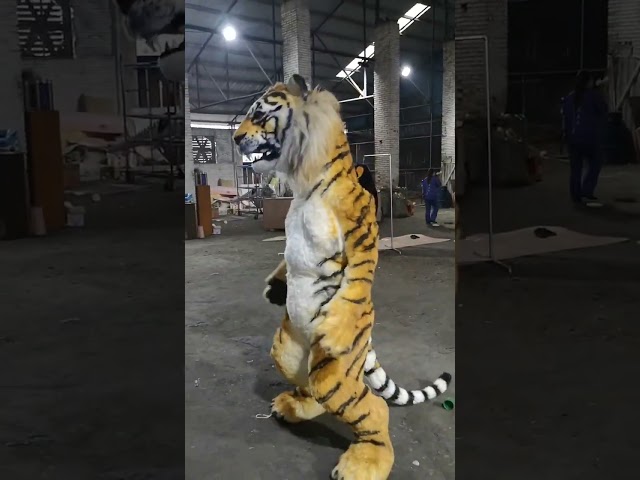性能のEalisticの大人のトラの衣裳の青年年齢のサイズはカスタマイズした