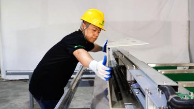 China dobladora de la hoja plástica 48A para el grueso 3mm-30 milímetro en venta