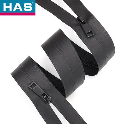 Cina Chiusura impermeabile in nylon nero # 8 # 10 Chiusura impermeabile per abbigliamento impermeabile in vendita