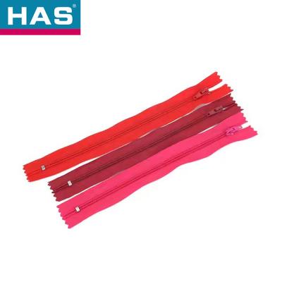 China Zipper Coil Clothing Customized Close End Fashion Zipper With Slider Puller for sale