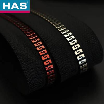 China Accesorios de ropa de resina con cremallera de cola Bolsa textil para el hogar en venta