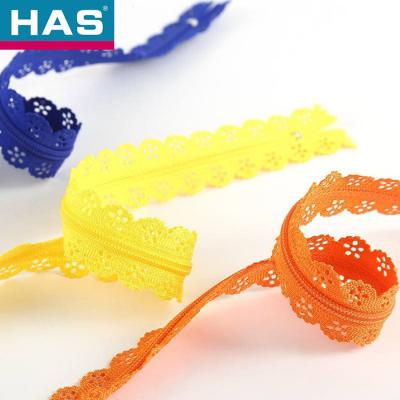 China HAS #3 assorted zippers renda trim com deslizadores de metal para roupas ou bolsas à venda