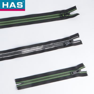 Cina # 5 Indumenti a nastro o borse Zipper con ossa denti e coda aperta in vendita