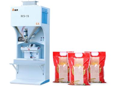 Cina Impacchettatrice 1KG 5Kg del riso del grano, materiale da otturazione e macchina di sigillamento nei sacchetti di plastica in vendita