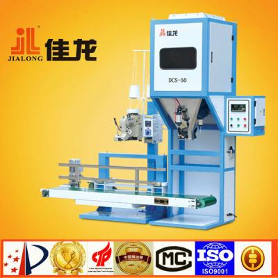 Cina impacchettatrice del riso della borsa del PVC di 50kg pp con il trasportatore e la macchina per cucire automatica in vendita