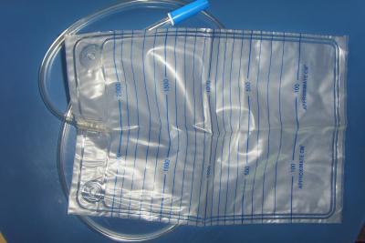 China 2000 ml Hospital Use Kinds Of Medical Grade PVC Drainage Urine Bags Without outlet Valve with CE and ISO for sale