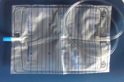 China 2000ml Hospital Use Kinds Of Medical Grade PVC Drainage Urine Bags with push-pull Valve with CE and ISO for sale