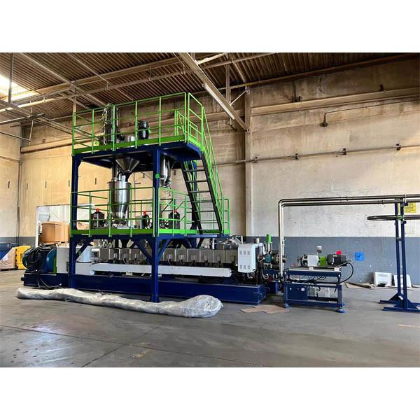 Quality Compounding Twin Screw Extruder Versatility Co Rotating Extruder For Masterbatch for sale