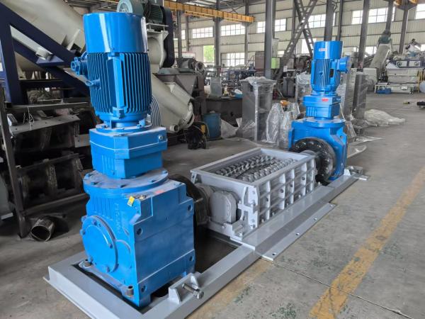 Quality Automatic Lithium Ion Battery Shredder Customized Battery Crushing Machine for sale