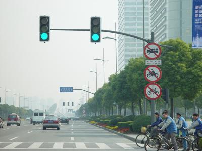 Китай Горяче оцинкованные электрические столбы для долговременного и железнодорожного распределения электроэнергии продается