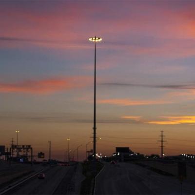 Cina Alto albero dei pali di illuminazione conici anticorrosivi dell'inondazione Q235 con il sistema di sollevamento in vendita
