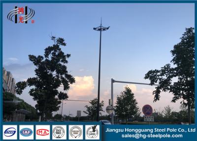 Cina Albero galvanizzato palo leggero della immersione calda alto per area commerciale con il sistema di sollevamento in vendita