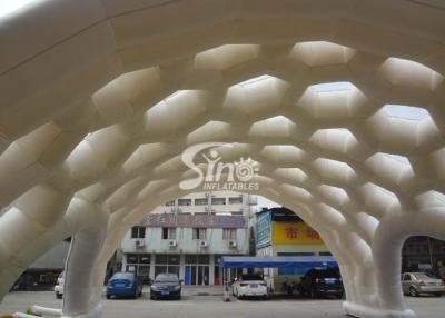 China Barraca inflável gigante branca da aranha do evento exterior com as janelas de bolha na parte superior de sino Inflatables à venda
