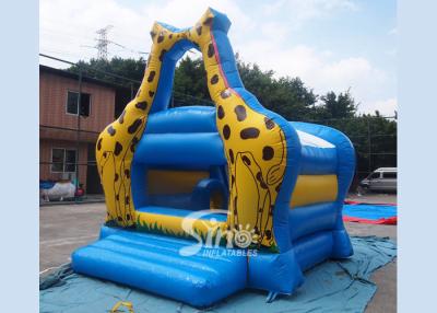 Cina Saltatore gonfiabile della mini giraffa blu dell'interno dei bambini per il gioco di partito in vendita