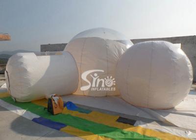 Cina Tenda di campeggio gonfiabile trasparente della bolla di emisfero all'aperto con un'entrata di 2 tunnel della capsula in vendita