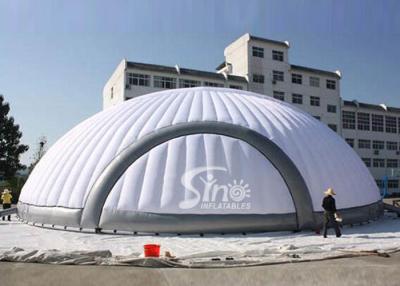 Cina 200 persone 18 misura intorno alla tenda gonfiabile bianca gigante della cupola con le porte smontabili in vendita