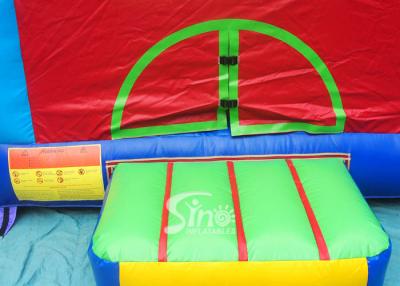 Cina Piccolo castello rimbalzante dei bambini dell'interno con l'interno di ostacolo delle colonne N fatto della tela cerata certificata senza piombo del PVC qui in cino dentro in vendita