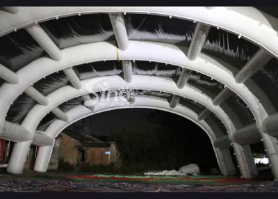 Cina tenda gonfiabile gigante bianca della fase di 20x15m con la copertura superiore e le finestre smontabili fuori in vendita