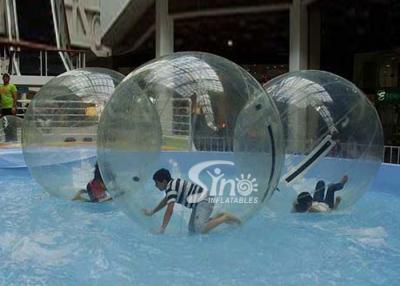 Cina Palla gonfiabile della chiara acqua di TPU e del PVC che cammina sull'acqua per i bambini e le feste in piscina degli adulti in vendita