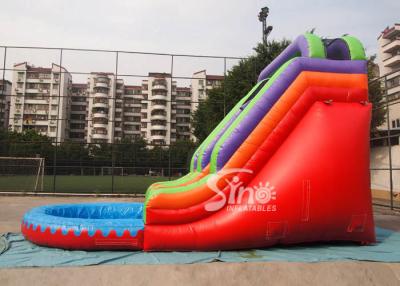 China Rote Handelsklasse-aufblasbare Schlag-Haus-Wasserrutsche für Wohn zu verkaufen