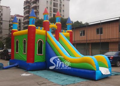 China De loodvrije pvc-Kastelen van Geteerd zeildoek Opblaasbare Bouncy, de Dia Opblaasbare Combo van het Regenboogkasteel Te koop
