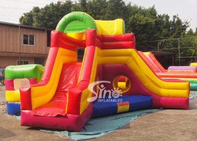 Cina Il rimbalzo mega commerciale scherza la corsa ad ostacoli gonfiabile con lo scorrevole doppio dai cino inflatables in vendita