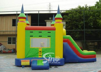 China Pequeños castillos animosos inflables coloreados brillantes con la diapositiva para los niños en venta