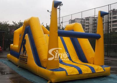 China Openlucht 12 mts snakken Robijnrode Opblaasbare de Hinderniscursus van Kinderenbrumbies die van Beste Pvc-Geteerd zeildoek van Chineesinflatables wordt gemaakt Te koop