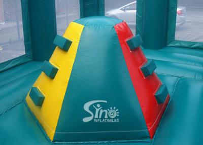 中国 6x5 mtsの従う小さい上昇タワーが付いている屋内子供のジャングルの膨脹可能な跳躍の城 販売のため