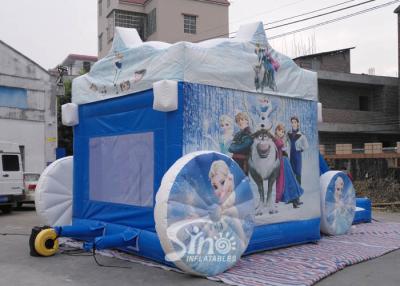 China Castillos animosos inflables congelados al aire libre del carro con la diapositiva para los niños en venta
