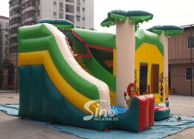 Cina Castello combinato gonfiabile tropicale all'aperto su ordine con lo scorrevole fatto della tela cerata senza piombo del PVC in vendita