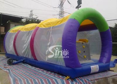 中国 屋外の子供の競争のトンネルの上の太陽カバーとの膨脹可能な障害物コース 販売のため