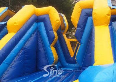 China Castillo animoso inflable comercial con la doble cara y la bandera desprendible en venta