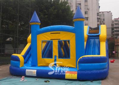 China Castillo animoso inflable comercial con la doble cara y la bandera desprendible en venta