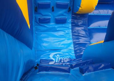 China Castillo animoso inflable comercial con la doble cara y la bandera desprendible en venta