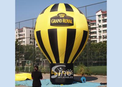 Cina 5 metri pubblicità reale gialla d'altezza del nero N di grande del tetto di pallone gonfiabile della cima con le forti corde in vendita